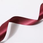 CINTA SATINADA COLOR ROJO VINO 25MM X 10 METROS - Rufipacks.com